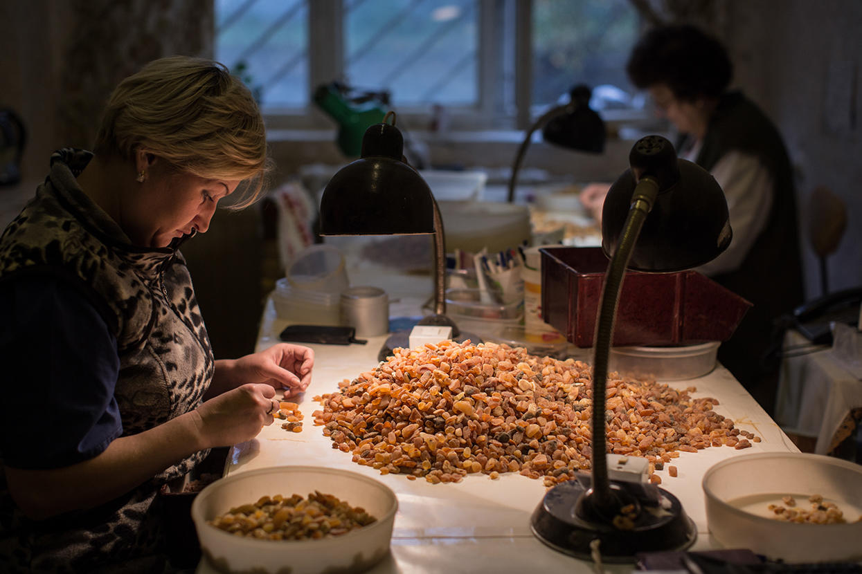 Russia’s Baltic gold: Mining for amber in Kaliningrad. A photo series ...